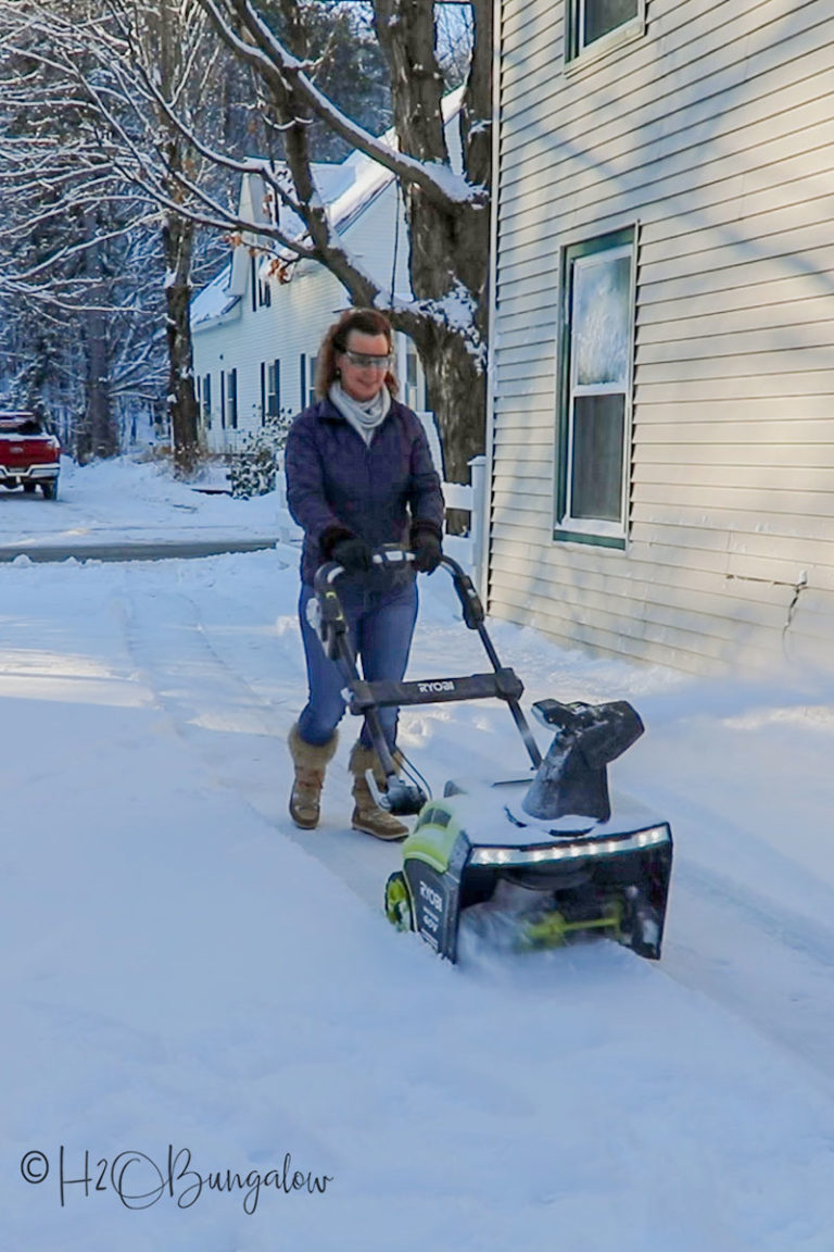 15 Brilliant Tips and Hacks to Remove Snow and Ice - H2OBungalow