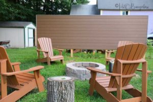 How To Build A DIY Outdoor Privacy Screen - H2OBungalow